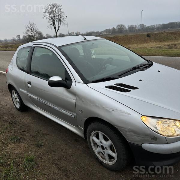 Peugeot 206 2007 in Daugavpils, with an engine capacity of 1.40 L and mileage of 260 thousand km for 450 €, photo 3 on AUTOMOTO.COM.LV