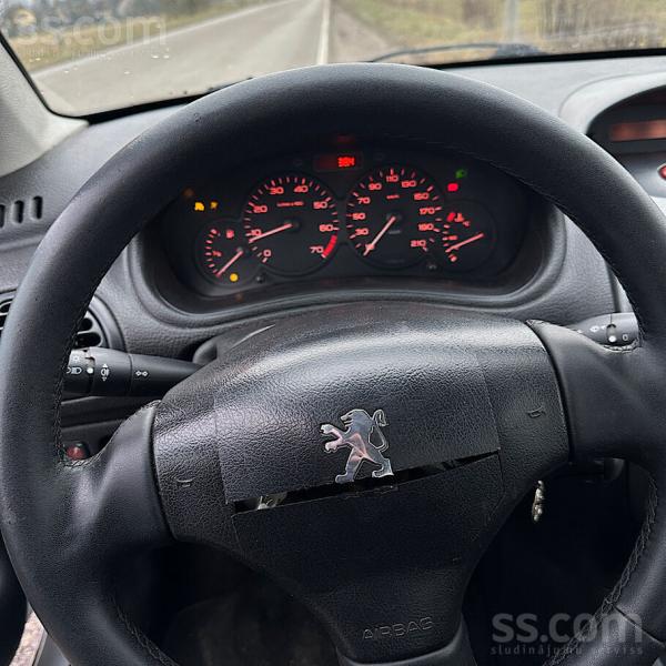 Peugeot 206 2007 in Daugavpils, with an engine capacity of 1.40 L and mileage of 260 thousand km for 450 €, photo 4 on AUTOMOTO.COM.LV