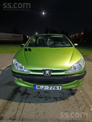 Green Peugeot 206 2002 in Riga, with an engine capacity of 1.40 L and mileage of 255 thousand km for 1200 €, photo 3 on AUTOMOTO.COM.LV