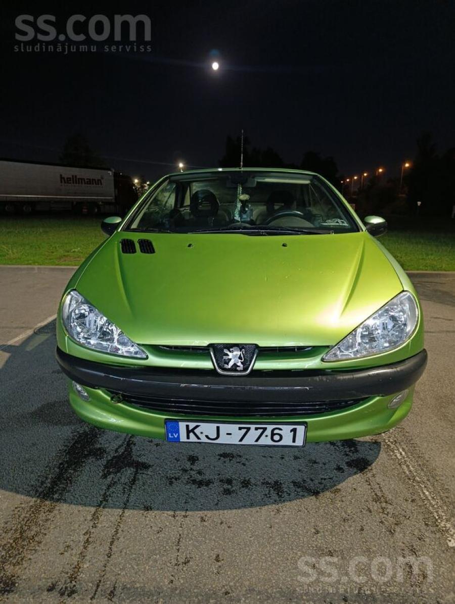 Green Peugeot 206 2002 in Riga, with an engine capacity of 1.40 L and mileage of 255 thousand km for 1200 €, photo 3 on AUTOMOTO.COM.LV