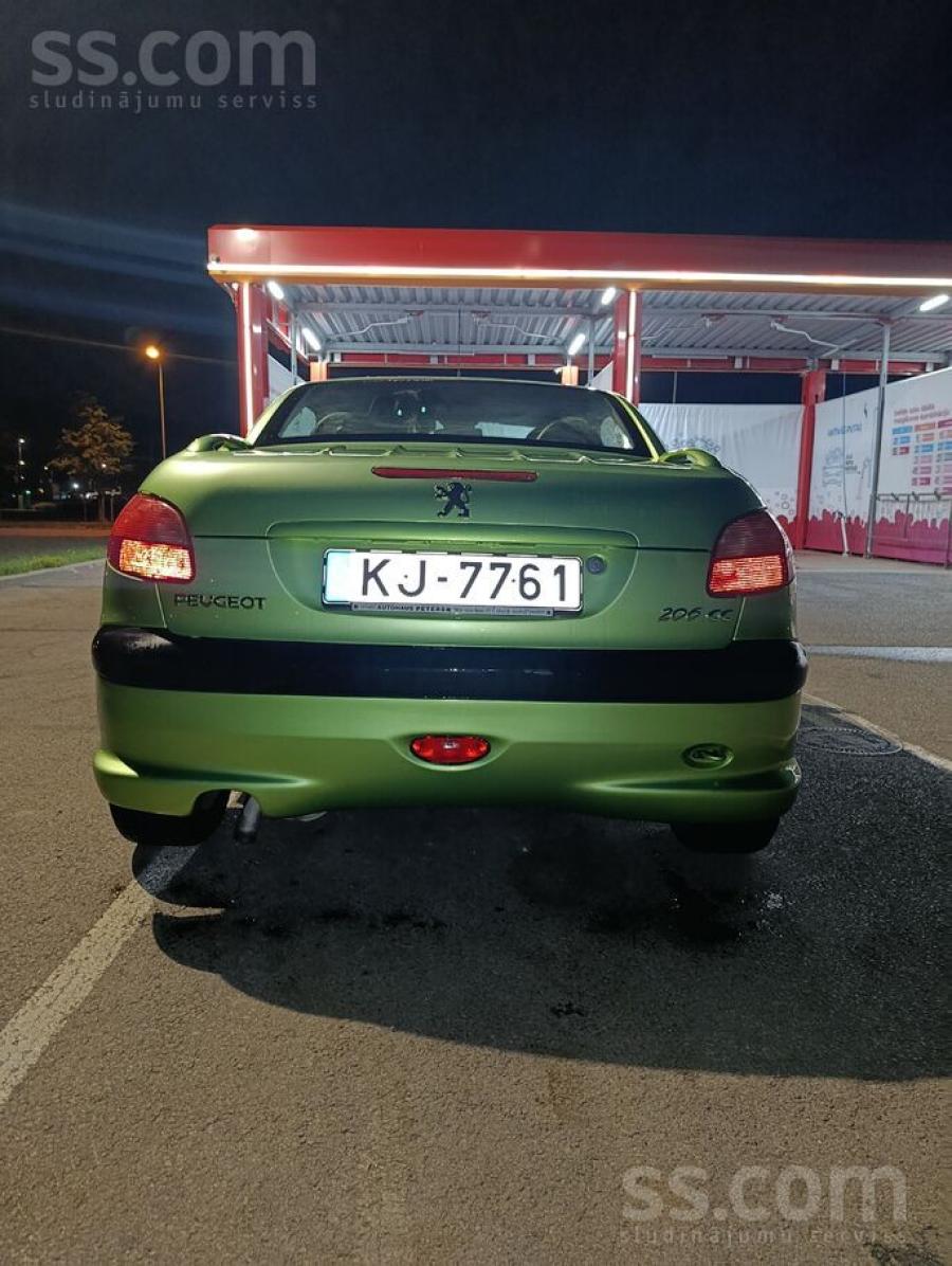 Green Peugeot 206 2002 in Riga, with an engine capacity of 1.40 L and mileage of 255 thousand km for 1200 €, photo 4 on AUTOMOTO.COM.LV