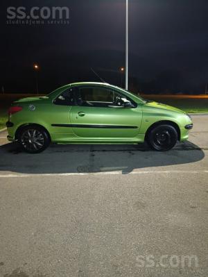 Green Peugeot 206 2002 in Riga, with an engine capacity of 1.40 L and mileage of 255 thousand km for 1200 €, photo 5 on AUTOMOTO.COM.LV