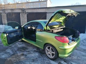 Zaļš Peugeot 206 2004 Tallina, ar dzinēja tilpumu 1.60 L un nobraukumu 113 tūkst. km par 1500 €, foto  vietnē AUTOMOTO.COM.LV