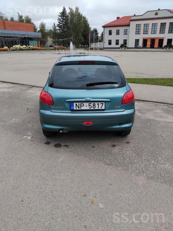 Green Peugeot 206 2000 in Preili, with an engine capacity of 1.40 L and mileage of 71 thousand km for 1600 €, photo 3 on AUTOMOTO.COM.LV