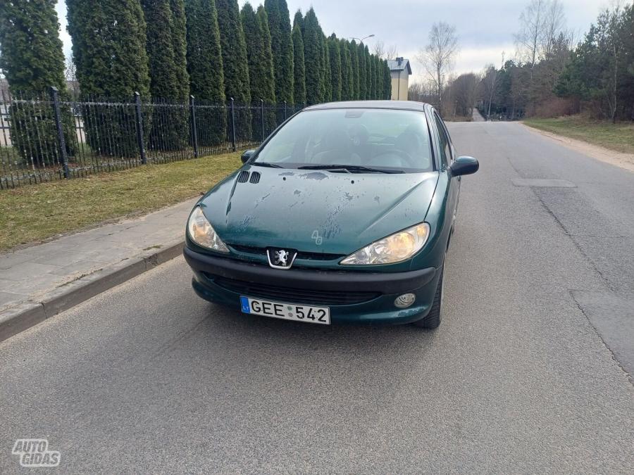 Zaļš Peugeot 206 2000 Viļņa, ar dzinēja tilpumu 1.40 L un nobraukumu 262 tūkst. km par 880 €, foto 3 vietnē AUTOMOTO.COM.LV