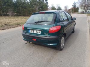 Zaļš Peugeot 206 2000 Viļņa, ar dzinēja tilpumu 1.40 L un nobraukumu 262 tūkst. km par 880 €, foto 7 vietnē AUTOMOTO.COM.LV