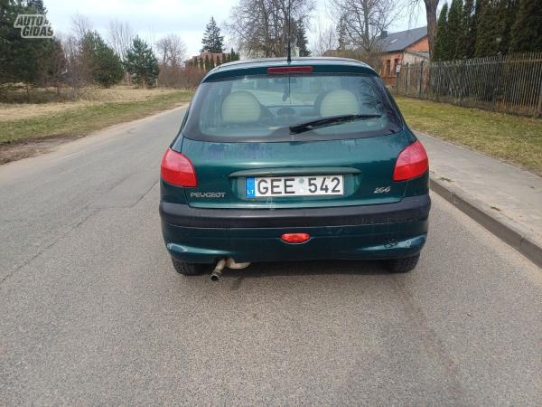 Zaļš Peugeot 206 2000 Viļņa, ar dzinēja tilpumu 1.40 L un nobraukumu 262 tūkst. km par 880 €, foto 7 vietnē AUTOMOTO.COM.LV