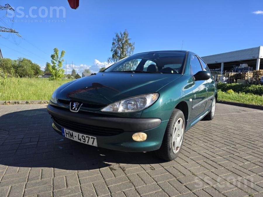 Zaļš Peugeot 206 2000 Rīga, ar dzinēja tilpumu 1.40 L un nobraukumu 194 tūkst. km par 1500 €, foto 1 vietnē AUTOMOTO.COM.LV