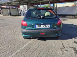 Zaļš Peugeot 206 2000 Rīga, ar dzinēja tilpumu 1.40 L un nobraukumu 194 tūkst. km par 1500 €, foto 4 vietnē AUTOMOTO.COM.LV