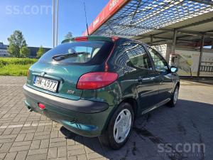 Zaļš Peugeot 206 2000 Rīga, ar dzinēja tilpumu 1.40 L un nobraukumu 194 tūkst. km par 1500 €, foto 5 vietnē AUTOMOTO.COM.LV