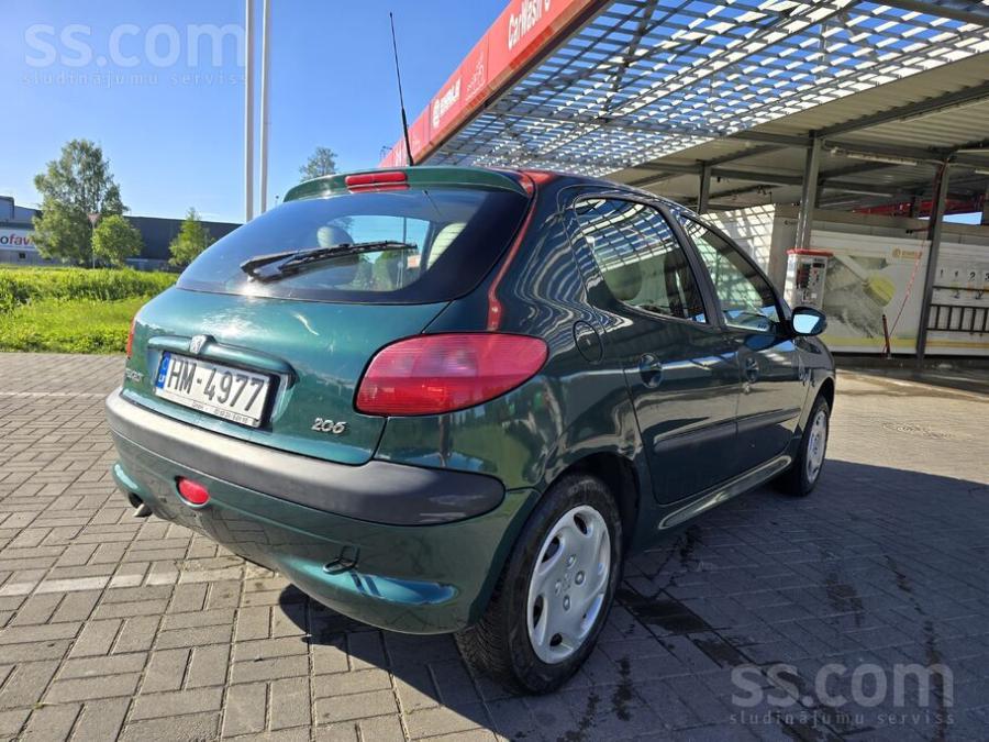 Zaļš Peugeot 206 2000 Rīga, ar dzinēja tilpumu 1.40 L un nobraukumu 194 tūkst. km par 1500 €, foto 5 vietnē AUTOMOTO.COM.LV
