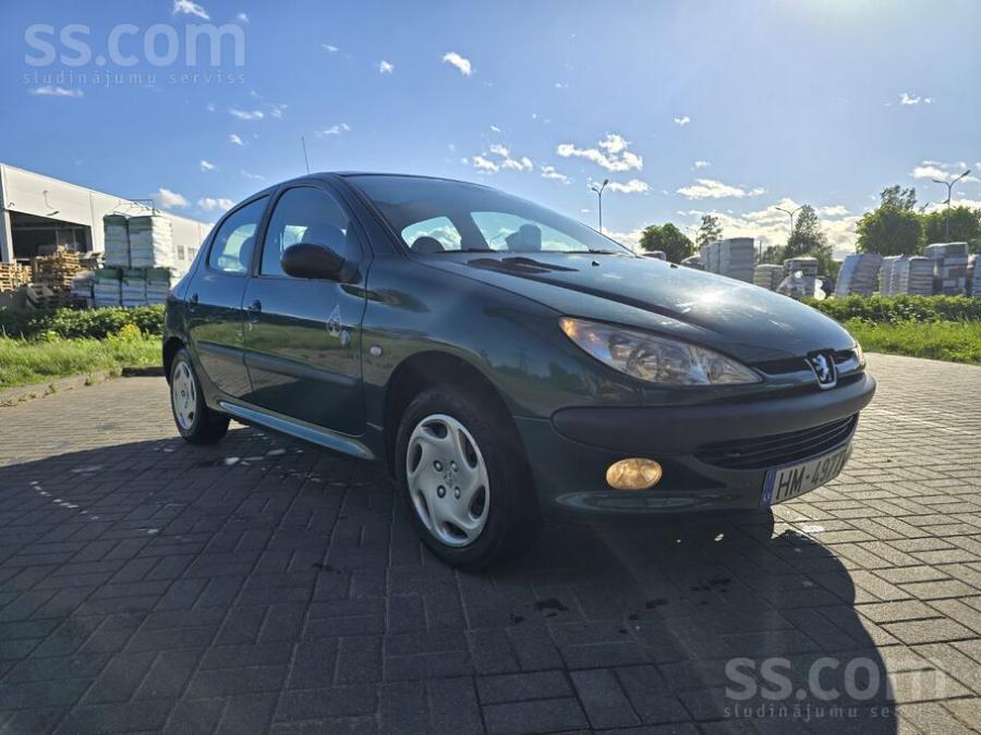 Zaļš Peugeot 206 2000 Rīga, ar dzinēja tilpumu 1.40 L un nobraukumu 194 tūkst. km par 1500 €, foto 6 vietnē AUTOMOTO.COM.LV