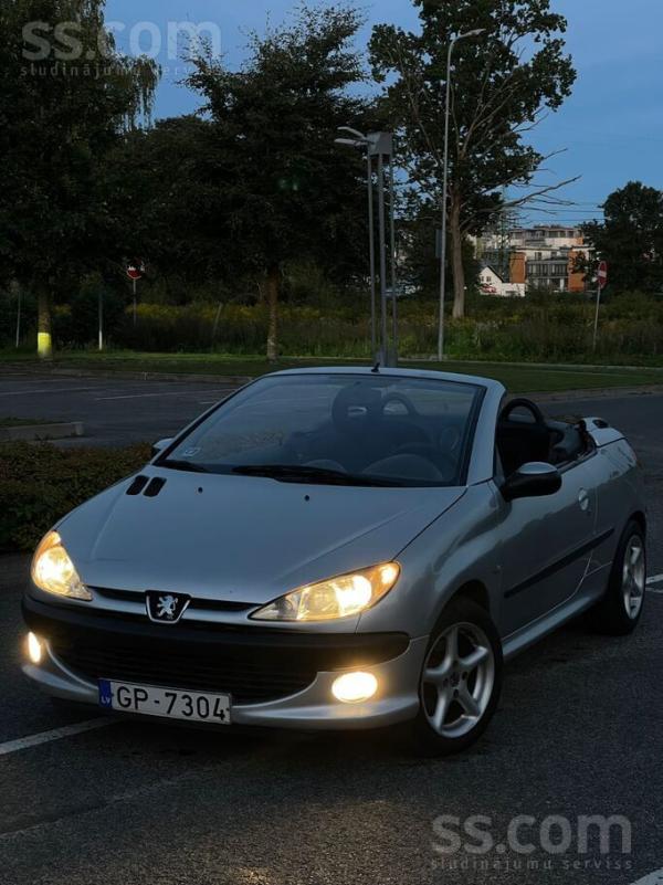 Grey Peugeot 206 2001 in Riga, with an engine capacity of 2.00 L and mileage of 270 thousand km for 1500 €, photo 1 on AUTOMOTO.COM.LV