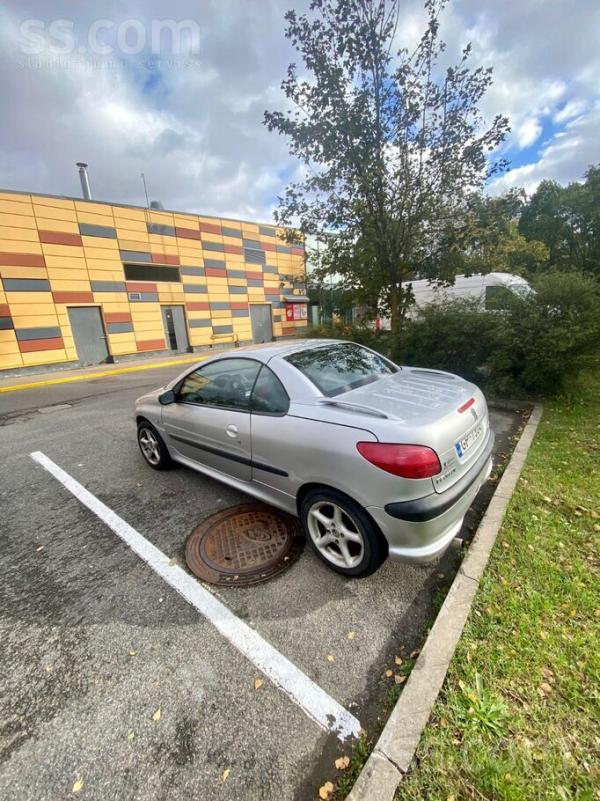 Grey Peugeot 206 2001 in Riga, with an engine capacity of 2.00 L and mileage of 270 thousand km for 1500 €, photo 2 on AUTOMOTO.COM.LV