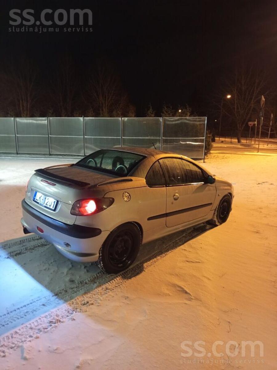 Grey Peugeot 206 2001 in Cesis, with an engine capacity of 2.00 L and mileage of 0 thousand km for 2500 €, photo 4 on AUTOMOTO.COM.LV
