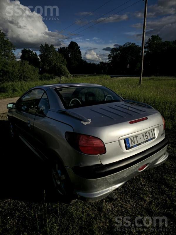 Grey Peugeot 206 2001 in Aluksne, with an engine capacity of 2.00 L and mileage of 189 thousand km for 1450 €, photo 4 on AUTOMOTO.COM.LV