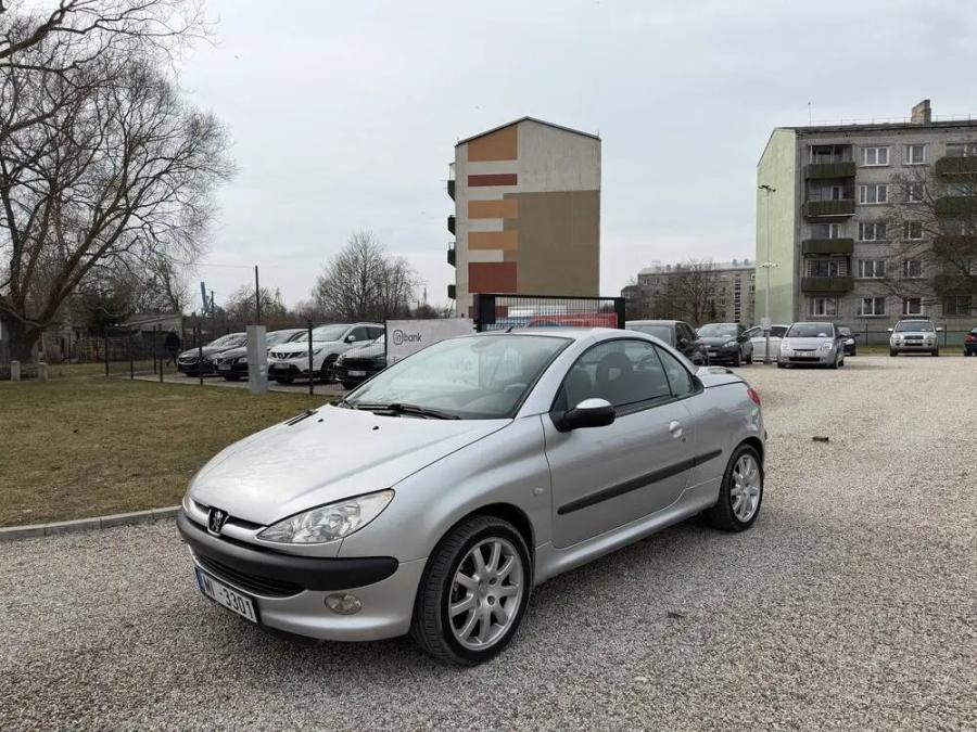 Grey Peugeot 206 2001 in Ventspils, with an engine capacity of 1.60 L and mileage of 222 thousand km for 1690 €, photo 1 on AUTOMOTO.COM.LV