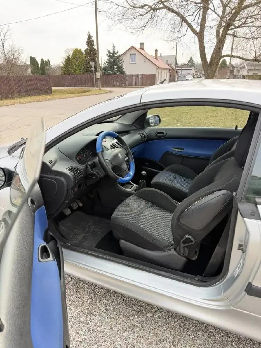 Grey Peugeot 206 2001 in Ventspils, with an engine capacity of 1.60 L and mileage of 222 thousand km for 1690 €, photo 8 on AUTOMOTO.COM.LV