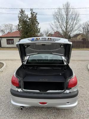 Grey Peugeot 206 2001 in Ventspils, with an engine capacity of 1.60 L and mileage of 222 thousand km for 1690 €, photo 13 on AUTOMOTO.COM.LV