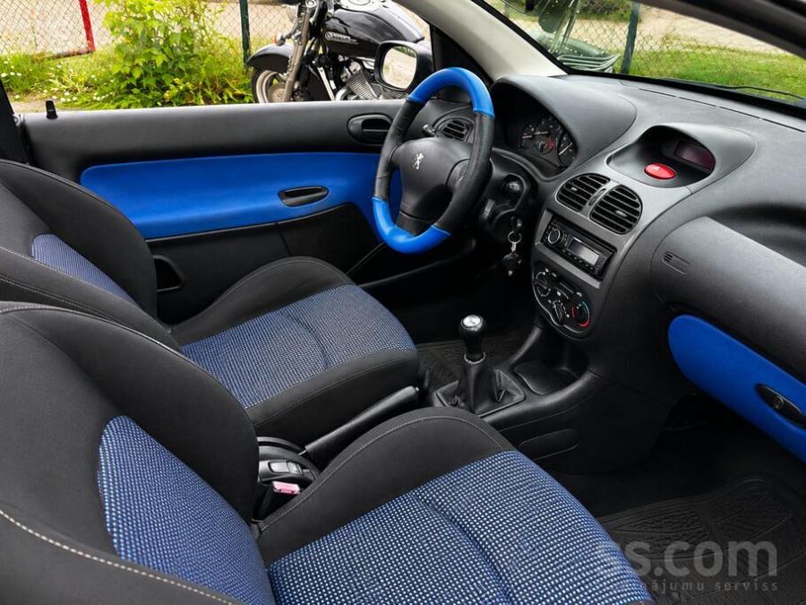 Pelēks Peugeot 206 2001 Rīga, ar dzinēja tilpumu 1.60 L un nobraukumu 222 tūkst. km par 1690 €, foto 14 vietnē AUTOMOTO.COM.LV