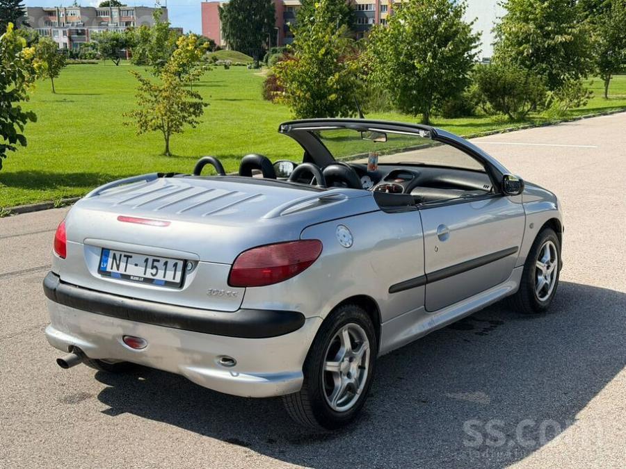 Pelēks Peugeot 206 2001 Bauska, ar dzinēja tilpumu 2.00 L un nobraukumu 190 tūkst. km par 1400 €, foto 5 vietnē AUTOMOTO.COM.LV