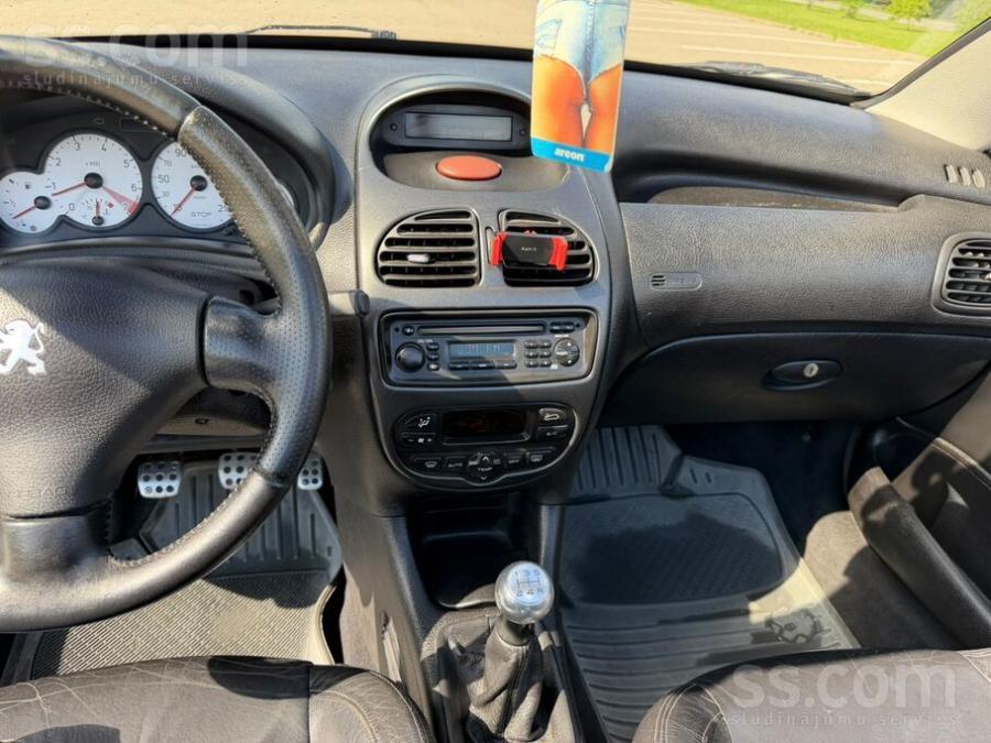 Pelēks Peugeot 206 2001 Bauska, ar dzinēja tilpumu 2.00 L un nobraukumu 190 tūkst. km par 1400 €, foto 10 vietnē AUTOMOTO.COM.LV