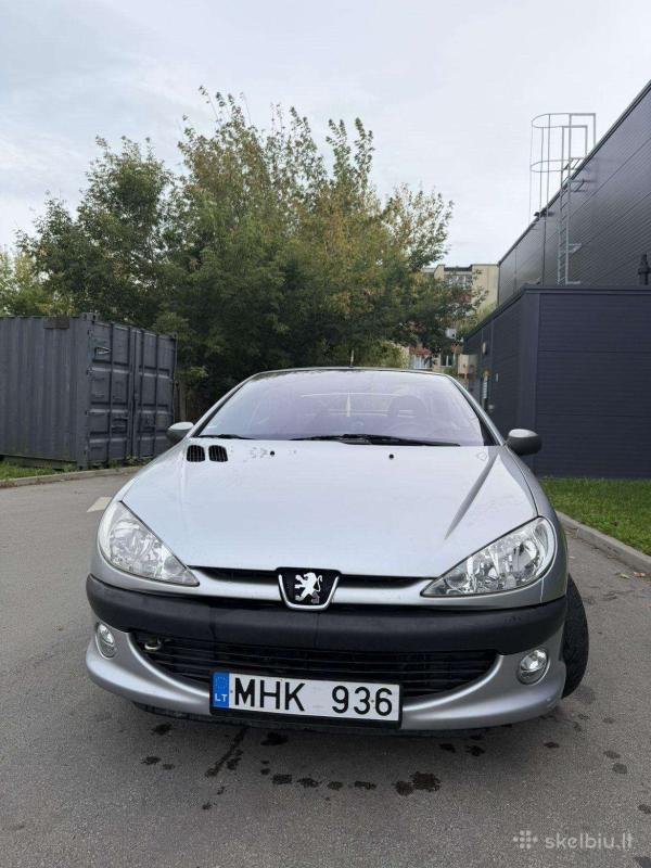 Пежо 206 2001 в Паневежис на AUTOMOTO.COM.LV Серый Пежо 206 2001 в Паневежис, объемом двигателя 2.00 л и пробегом 242 тыс. км за 1050 €, фото 3 на AUTOMOTO.COM.LV