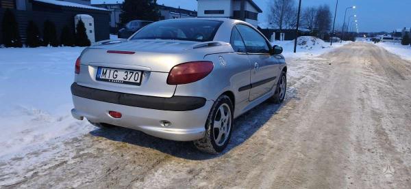 Pelēks Peugeot 206 2002 Kauņa, ar dzinēja tilpumu 1.59 L un nobraukumu 190 tūkst. km par 1000 €, foto 2 vietnē AUTOMOTO.COM.LV