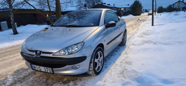 Pelēks Peugeot 206 2002 Kauņa, ar dzinēja tilpumu 1.59 L un nobraukumu 190 tūkst. km par 1000 €, foto 4 vietnē AUTOMOTO.COM.LV