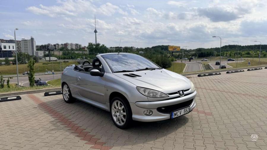 Серый Пежо 206 2002 в Вильнюс, объемом двигателя 2.00 л и пробегом 117 тыс. км за 1650 €, фото 1 на AUTOMOTO.COM.LV