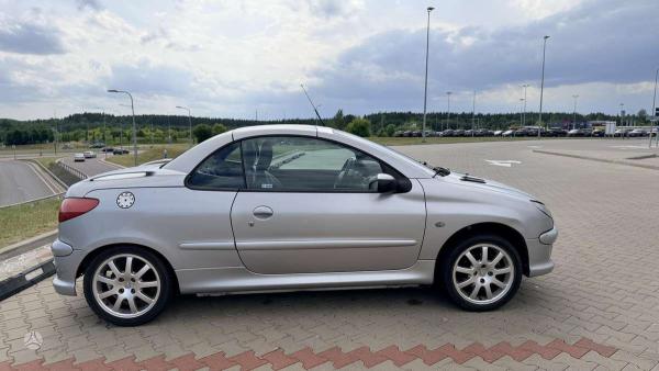 Pelēks Peugeot 206 2002 Viļņa, ar dzinēja tilpumu 2.00 L un nobraukumu 117 tūkst. km par 1650 €, foto 7 vietnē AUTOMOTO.COM.LV