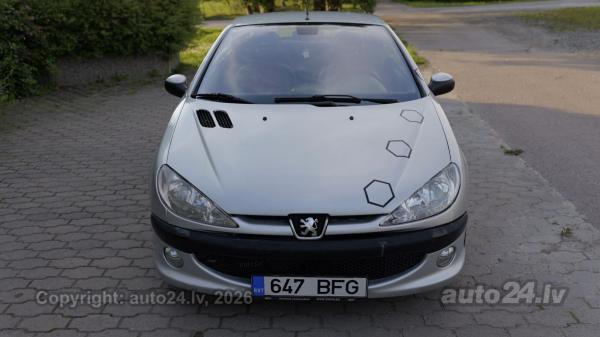 Grey Peugeot 206 2002 in Tallinn, with an engine capacity of 1.60 L and mileage of 209 thousand km for 1499 €, photo 2 on AUTOMOTO.COM.LV