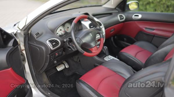 Pelēks Peugeot 206 2002 Tallina, ar dzinēja tilpumu 1.60 L un nobraukumu 209 tūkst. km par 1499 €, foto 6 vietnē AUTOMOTO.COM.LV