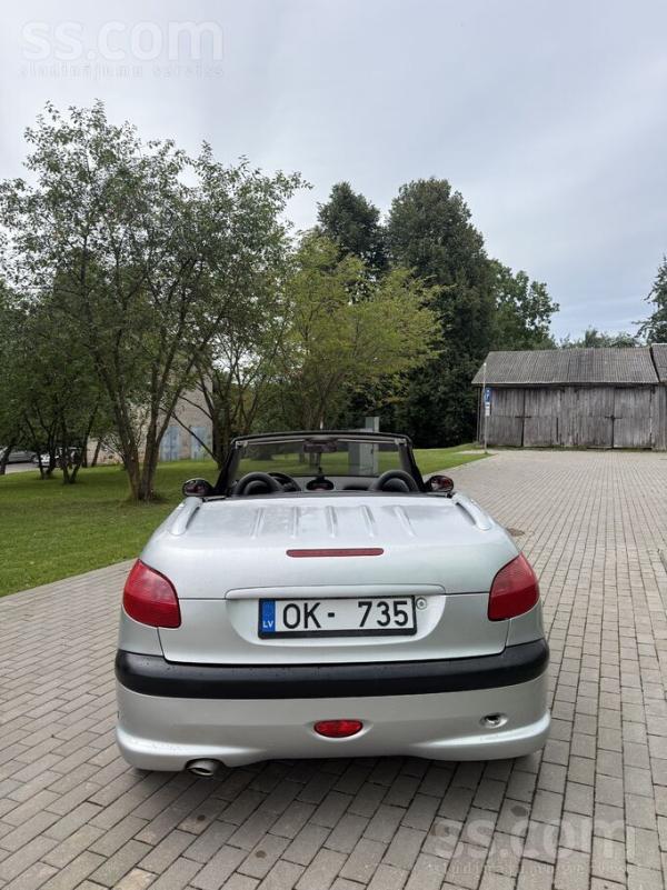 Grey Peugeot 206 2002 in Balvi, with an engine capacity of 1.60 L and mileage of 213 thousand km for 950 €, photo 3 on AUTOMOTO.COM.LV