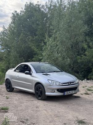 Pelēks Peugeot 206 2002 Marijampole, ar dzinēja tilpumu 1.60 L un nobraukumu 201 tūkst. km par 1100 €, foto  vietnē AUTOMOTO.COM.LV