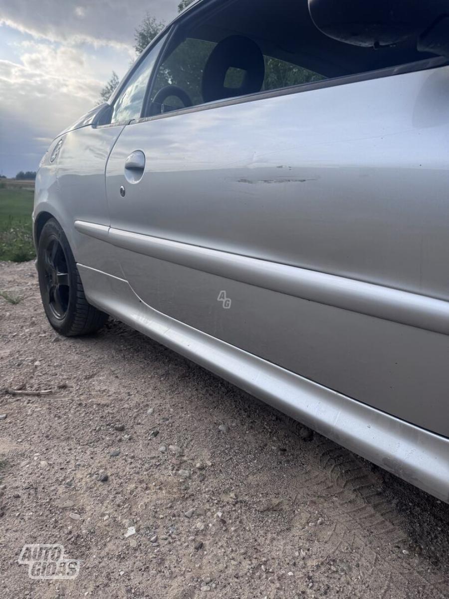 Pelēks Peugeot 206 2002 Marijampole, ar dzinēja tilpumu 1.60 L un nobraukumu 201 tūkst. km par 1100 €, foto 7 vietnē AUTOMOTO.COM.LV