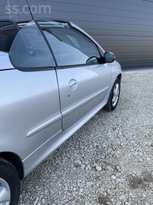 Grey Peugeot 206 2003 in Balvi, with an engine capacity of 1.60 L and mileage of 148 thousand km for 1750 €, photo 8 on AUTOMOTO.COM.LV