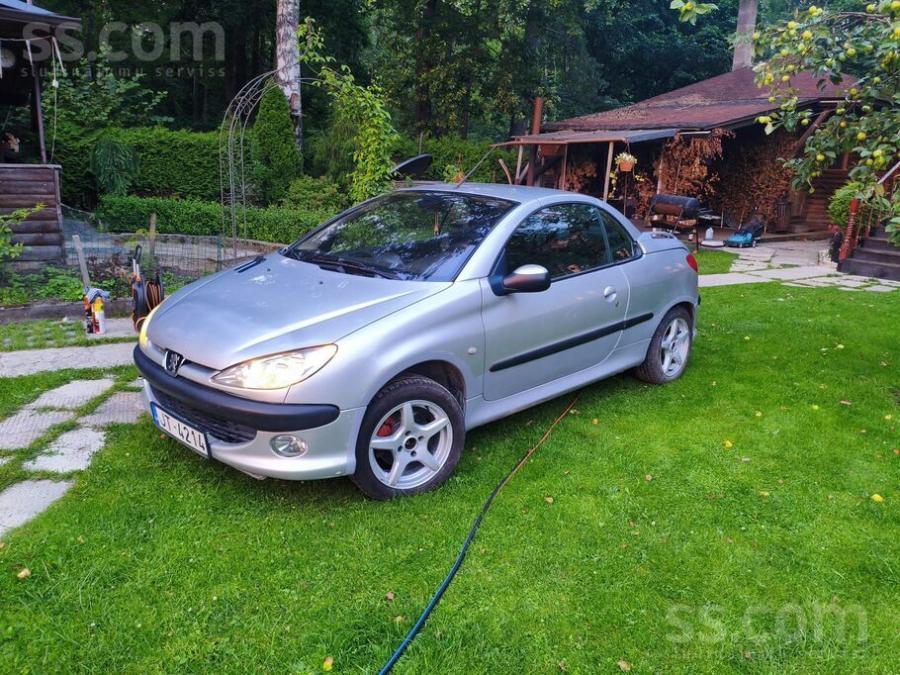 Grey Peugeot 206 2003 in Riga, with an engine capacity of 1.60 L and mileage of 290 thousand km for 1250 €, photo 1 on AUTOMOTO.COM.LV