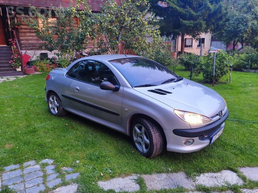 Grey Peugeot 206 2003 in Riga, with an engine capacity of 1.60 L and mileage of 290 thousand km for 1250 €, photo 3 on AUTOMOTO.COM.LV