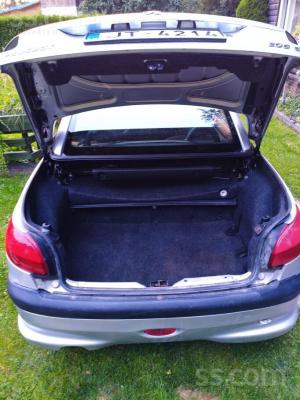 Grey Peugeot 206 2003 in Riga, with an engine capacity of 1.60 L and mileage of 290 thousand km for 1250 €, photo 6 on AUTOMOTO.COM.LV
