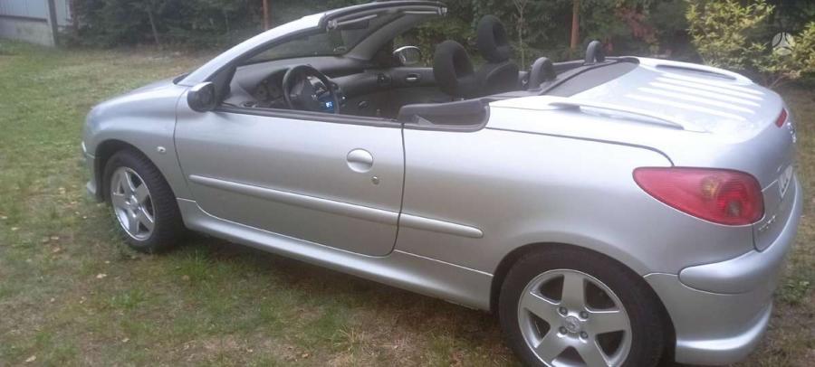 Grey Peugeot 206 2004 in Kaunas, with an engine capacity of 1.59 L and mileage of 202 thousand km for 1860 €, photo 1 on AUTOMOTO.COM.LV
