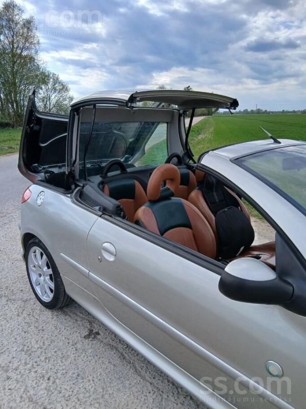 Pelēks Peugeot 206 2004 Bauska, ar dzinēja tilpumu 1.60 L un nobraukumu 235 tūkst. km par 1500 €, foto 4 vietnē AUTOMOTO.COM.LV