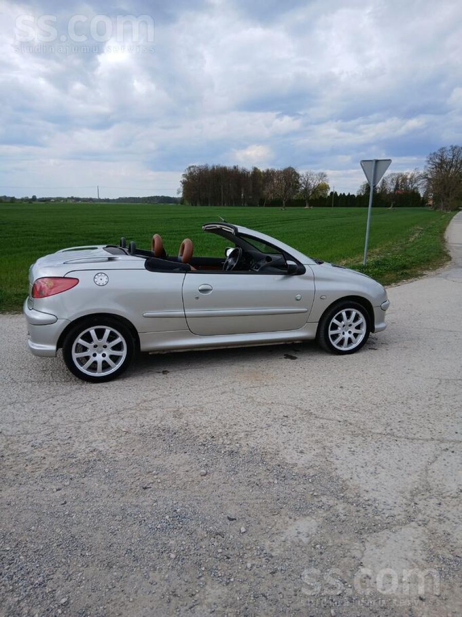Pelēks Peugeot 206 2004 Bauska, ar dzinēja tilpumu 1.60 L un nobraukumu 230 tūkst. km par 1500 €, foto 3 vietnē AUTOMOTO.COM.LV