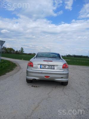 Pelēks Peugeot 206 2004 Bauska, ar dzinēja tilpumu 1.60 L un nobraukumu 230 tūkst. km par 1500 €, foto 5 vietnē AUTOMOTO.COM.LV