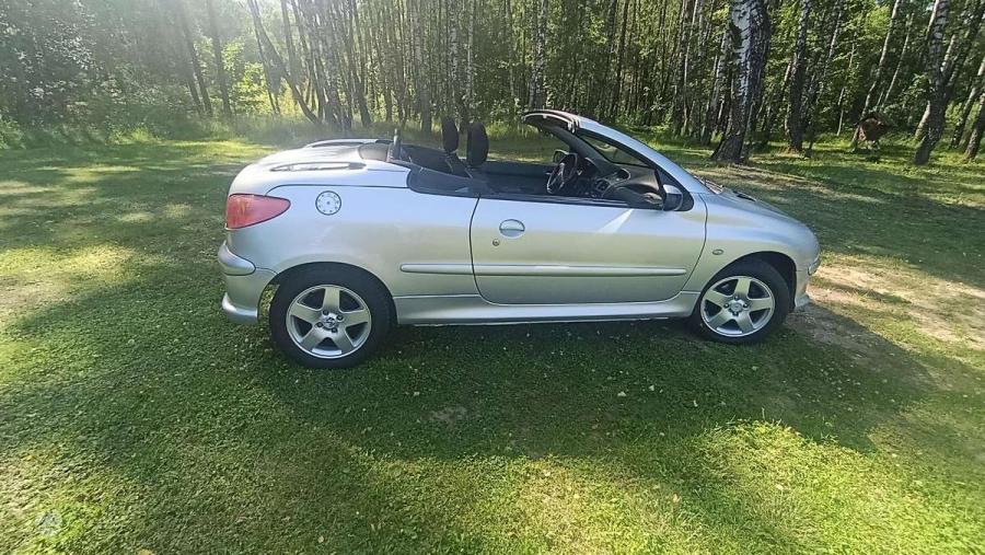 Pelēks Peugeot 206 2004 Kauņa, ar dzinēja tilpumu 1.59 L un nobraukumu 205 tūkst. km par 1960 €, foto 5 vietnē AUTOMOTO.COM.LV