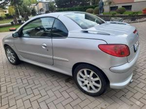 Pelēks Peugeot 206 2005 Viļņa, ar dzinēja tilpumu 1.60 L un nobraukumu 220 tūkst. km par 2150 €, foto 3 vietnē AUTOMOTO.COM.LV