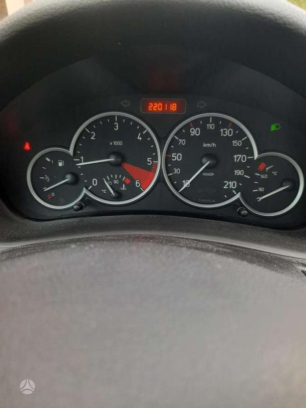 Pelēks Peugeot 206 2005 Viļņa, ar dzinēja tilpumu 1.60 L un nobraukumu 220 tūkst. km par 2150 €, foto 8 vietnē AUTOMOTO.COM.LV