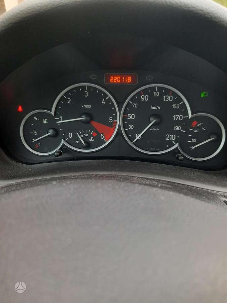 Pelēks Peugeot 206 2005 Viļņa, ar dzinēja tilpumu 1.60 L un nobraukumu 220 tūkst. km par 2150 €, foto 9 vietnē AUTOMOTO.COM.LV