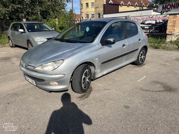 Пежо 206 2000 в Шяуляй на AUTOMOTO.COM.LV Серый Пежо 206 2000 в Шяуляй, объемом двигателя 2.00 л и пробегом 0 тыс. км за 499 €, фото 5 на AUTOMOTO.COM.LV