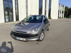 Pelēks Peugeot 206 2001 Kauņa, ar dzinēja tilpumu 1.90 L un nobraukumu 229 tūkst. km par 890 €, foto 3 vietnē AUTOMOTO.COM.LV
